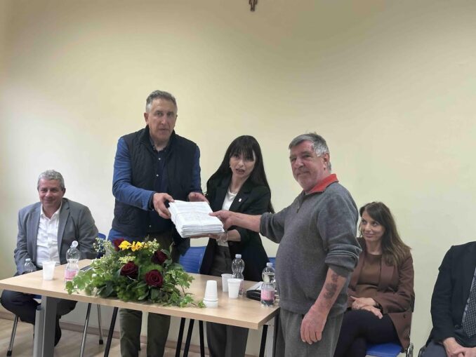 Premiato, da Sgarbi, il professore di Spoleto, Alberto D'Attanasio ...